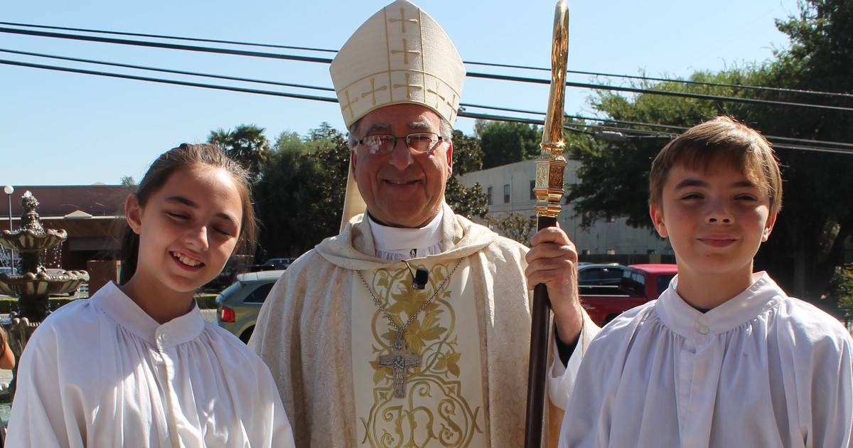 Acolytes and Altar Servers | St. Isidore Catholic Church